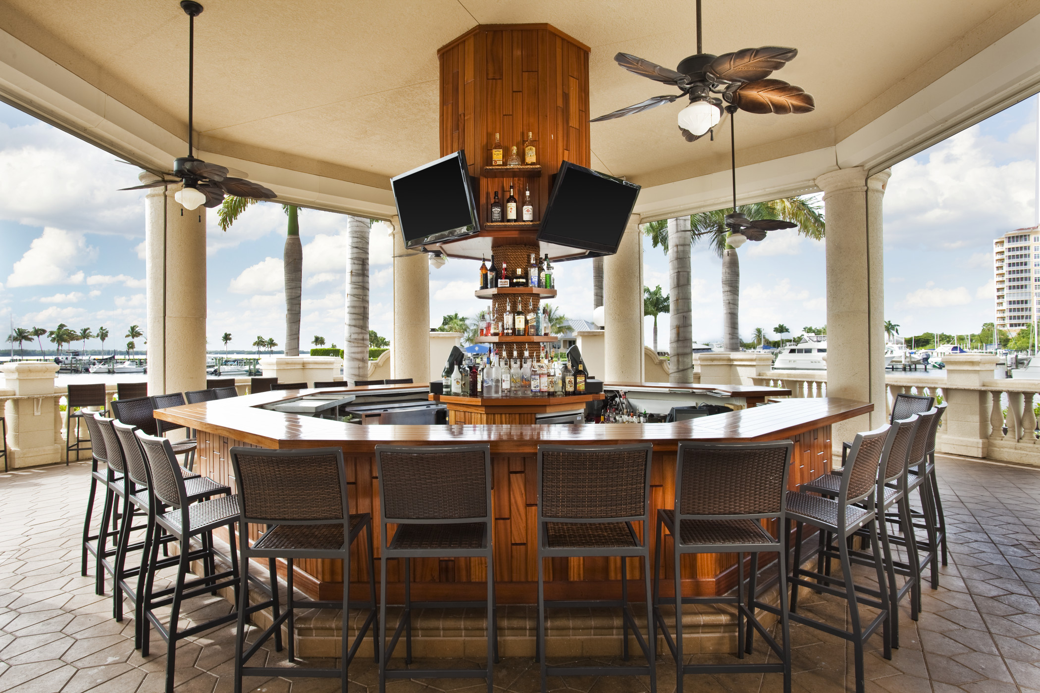 Nauti Mermaid Dockside Bar & Grill | Visit Fort Myers | SW Florida